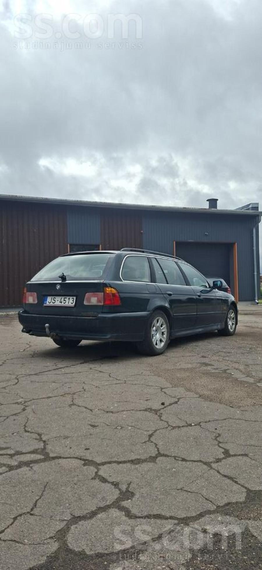 Green BMW 525 2002 in Ogre, with an engine capacity of 2.50 L and mileage of 345 thousand km for 1000 €, photo 3 on AUTOMOTO.COM.LV