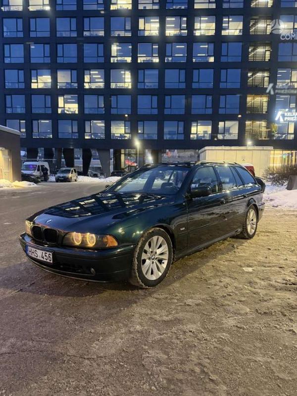 Green BMW 525 2003 in Kaunas, with an engine capacity of 2.50 L and mileage of 444 thousand km for 1800 €, photo 1 on AUTOMOTO.COM.LV