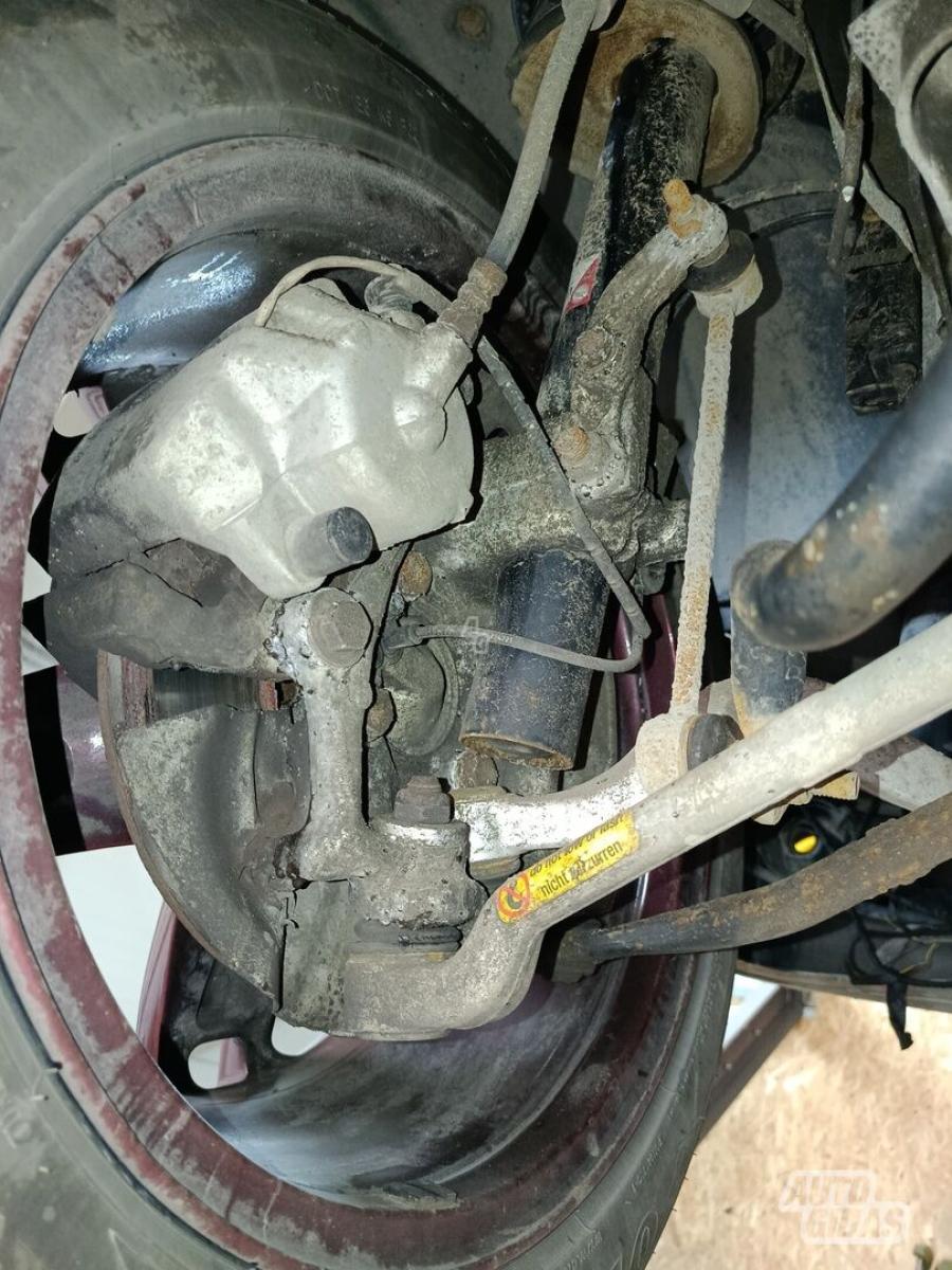 Zaļš BMW 525 2003 Šauļi, ar dzinēja tilpumu 2.50 L un nobraukumu 410 tūkst. km par 1250 €, foto 13 vietnē AUTOMOTO.COM.LV
