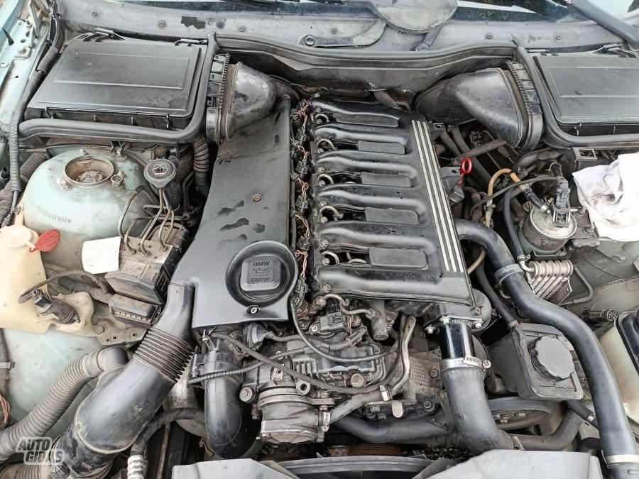 Zaļš BMW 525 2003 Šauļi, ar dzinēja tilpumu 2.50 L un nobraukumu 410 tūkst. km par 1250 €, foto 24 vietnē AUTOMOTO.COM.LV