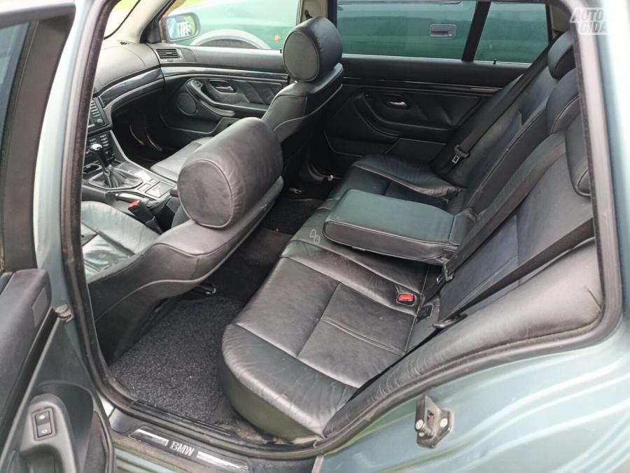 Zaļš BMW 525 2003 Šauļi, ar dzinēja tilpumu 2.50 L un nobraukumu 410 tūkst. km par 1250 €, foto 29 vietnē AUTOMOTO.COM.LV