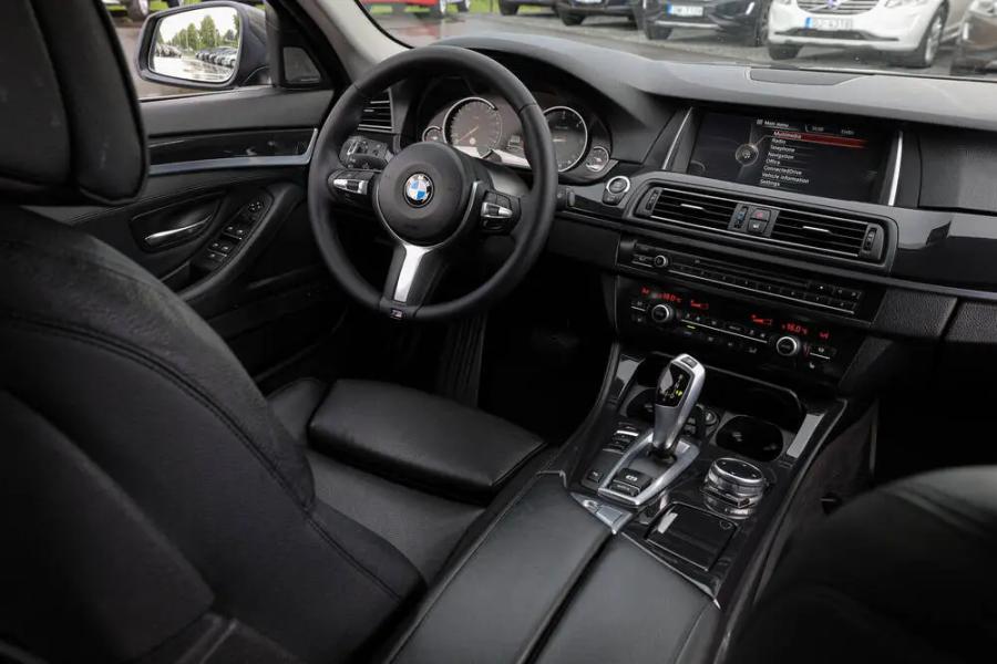 Zaļš BMW 525 2013 Jelgava, ar dzinēja tilpumu 2.00 L un nobraukumu 249 tūkst. km par 11800 €, foto 14 vietnē AUTOMOTO.COM.LV
