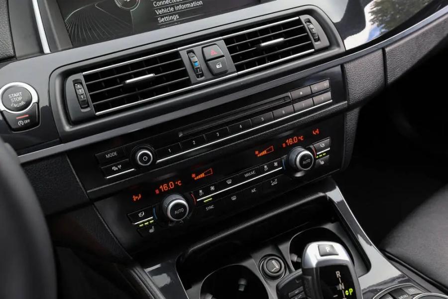 Zaļš BMW 525 2013 Jelgava, ar dzinēja tilpumu 2.00 L un nobraukumu 249 tūkst. km par 11800 €, foto 20 vietnē AUTOMOTO.COM.LV