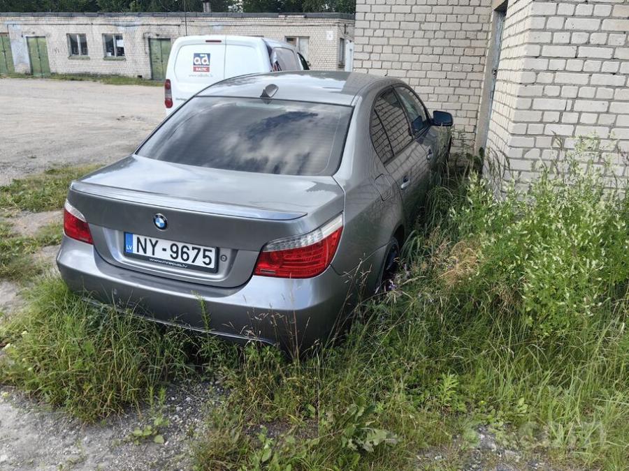 Pelēks BMW 525 2007 Rēzekne, ar dzinēja tilpumu 2.50 L un nobraukumu 300 tūkst. km par 3500 €, foto 3 vietnē AUTOMOTO.COM.LV