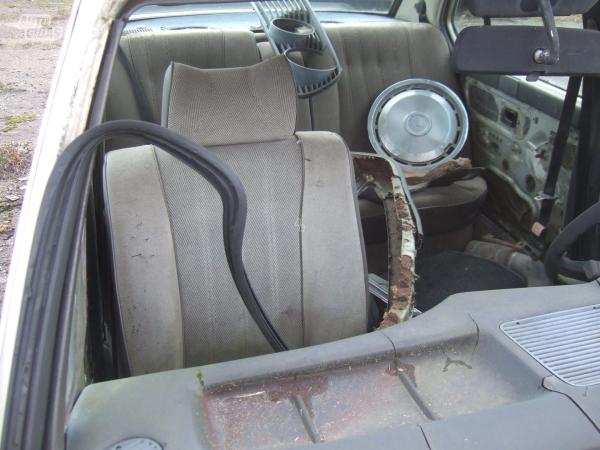Pelēks BMW 525 1983 Klaipėda, ar dzinēja tilpumu 2.50 L un nobraukumu 0 tūkst. km par 1550 €, foto 3 vietnē AUTOMOTO.COM.LV