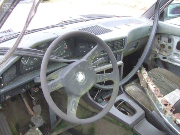 Pelēks BMW 525 1983 Klaipėda, ar dzinēja tilpumu 2.50 L un nobraukumu 0 tūkst. km par 1550 €, foto 6 vietnē AUTOMOTO.COM.LV