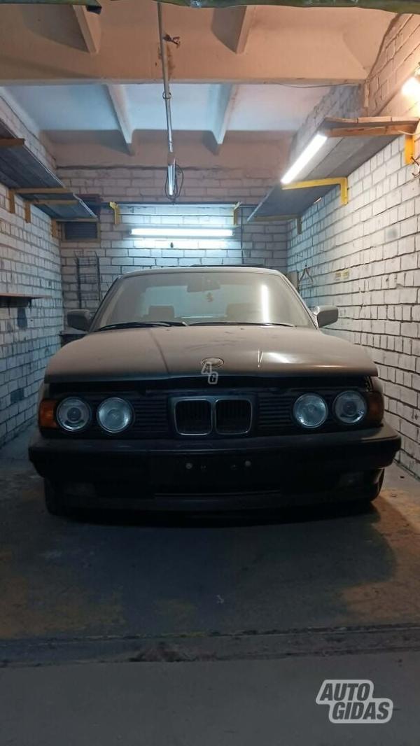 Grey BMW 525 1990 in Panevezys, with an engine capacity of 2.50 L and mileage of 260 thousand km for 6000 €, photo 5 on AUTOMOTO.COM.LV