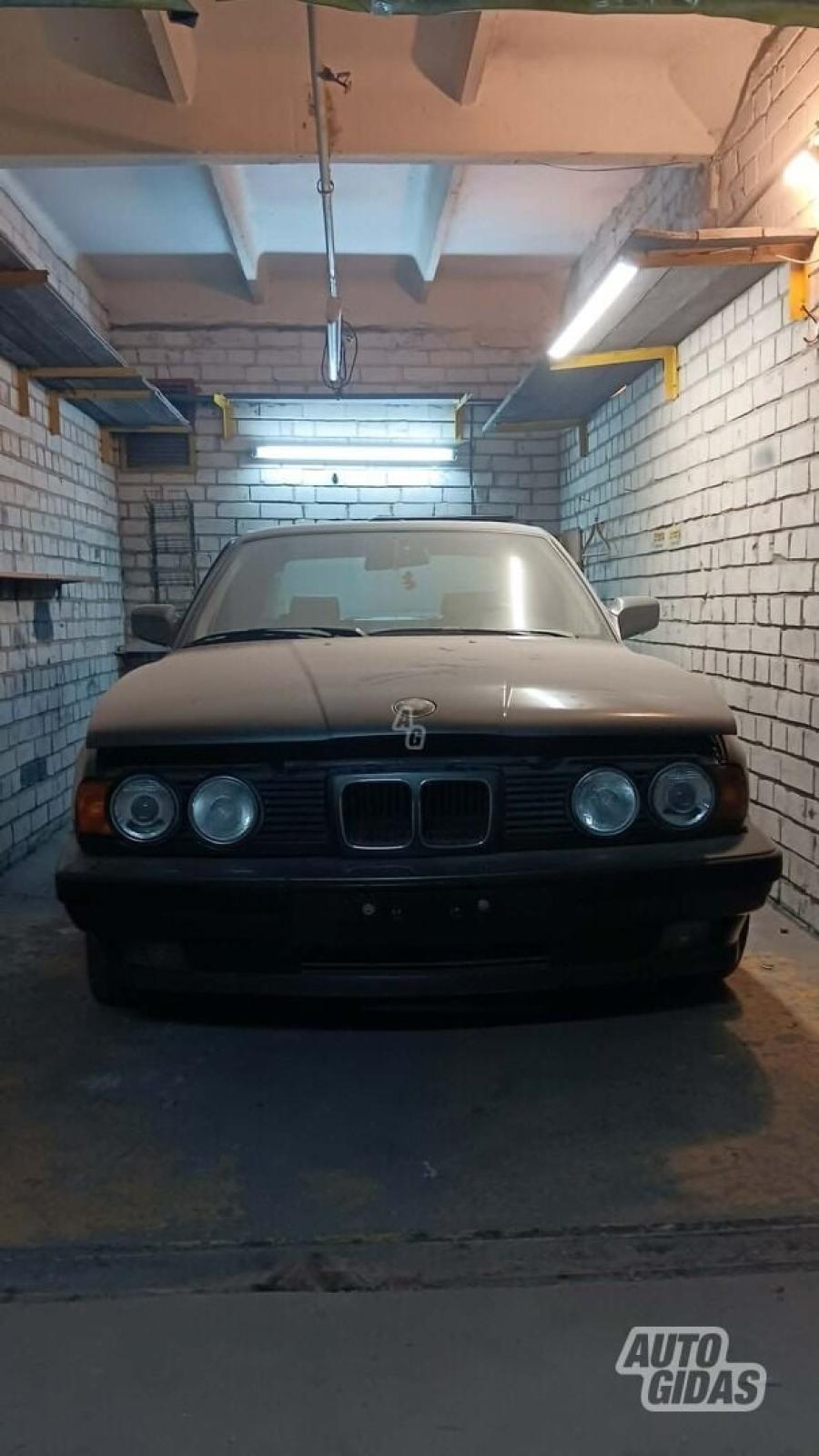 Grey BMW 525 1990 in Panevezys, with an engine capacity of 2.50 L and mileage of 260 thousand km for 6000 €, photo 6 on AUTOMOTO.COM.LV