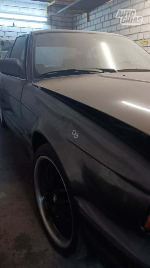 Grey BMW 525 1990 in Panevezys, with an engine capacity of 2.50 L and mileage of 260 thousand km for 6000 €, photo 10 on AUTOMOTO.COM.LV