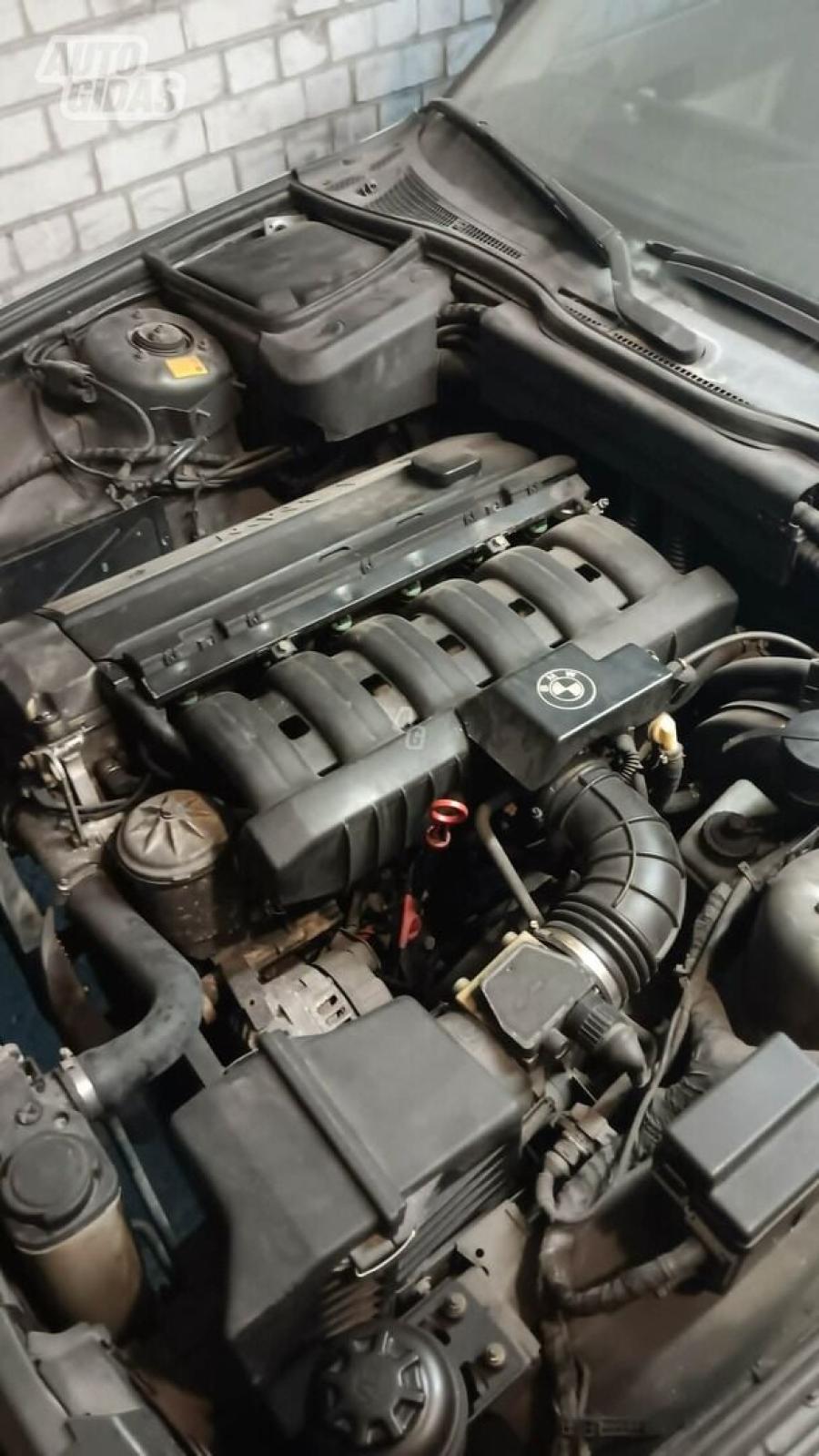 Grey BMW 525 1990 in Panevezys, with an engine capacity of 2.50 L and mileage of 260 thousand km for 6000 €, photo 18 on AUTOMOTO.COM.LV