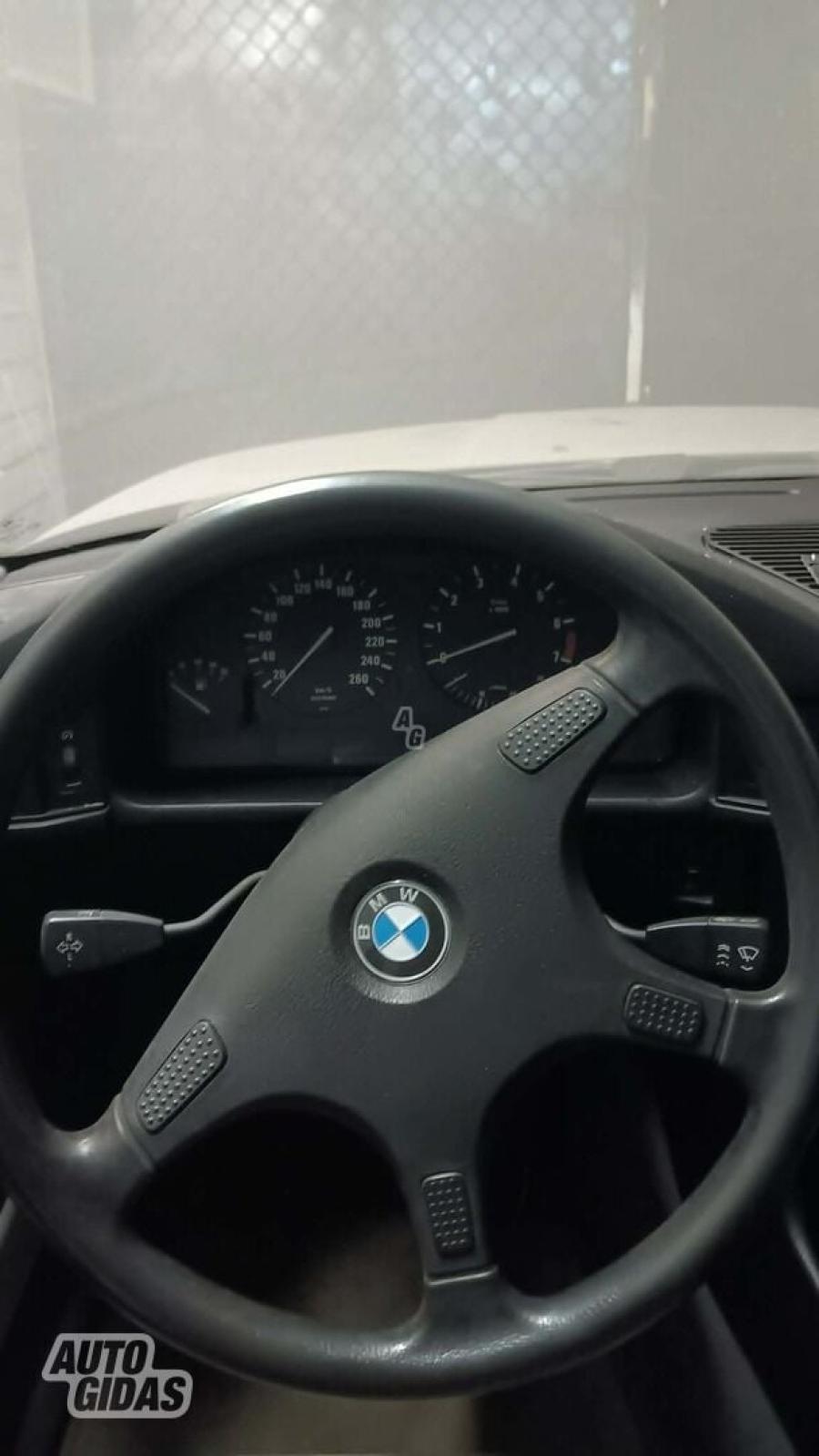 Grey BMW 525 1990 in Panevezys, with an engine capacity of 2.50 L and mileage of 260 thousand km for 6000 €, photo 19 on AUTOMOTO.COM.LV