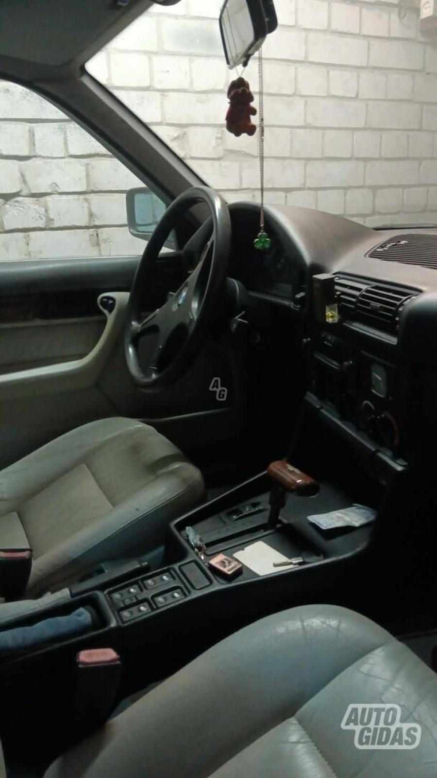 Grey BMW 525 1990 in Panevezys, with an engine capacity of 2.50 L and mileage of 260 thousand km for 6000 €, photo 21 on AUTOMOTO.COM.LV