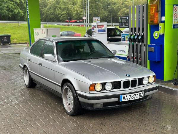 Pelēks BMW 525 1992 Viļņa, ar dzinēja tilpumu 2.50 L un nobraukumu 152 tūkst. km par 6200 €, foto 2 vietnē AUTOMOTO.COM.LV