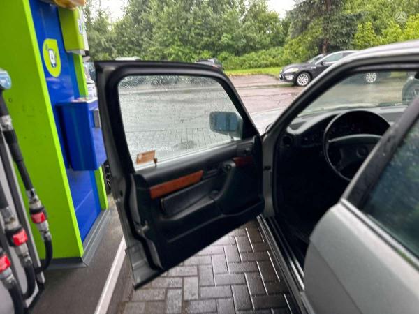 Pelēks BMW 525 1992 Viļņa, ar dzinēja tilpumu 2.50 L un nobraukumu 152 tūkst. km par 6200 €, foto 10 vietnē AUTOMOTO.COM.LV