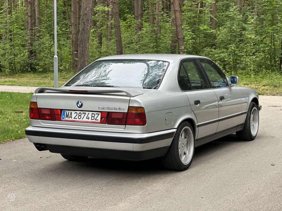 Grey BMW 525 1992 in Vilnius, with an engine capacity of 0.00 L and mileage of 162 thousand km for 5700 €, photo 5 on AUTOMOTO.COM.LV