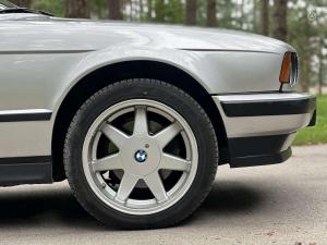 Grey BMW 525 1992 in Vilnius, with an engine capacity of 0.00 L and mileage of 162 thousand km for 5700 €, photo 8 on AUTOMOTO.COM.LV