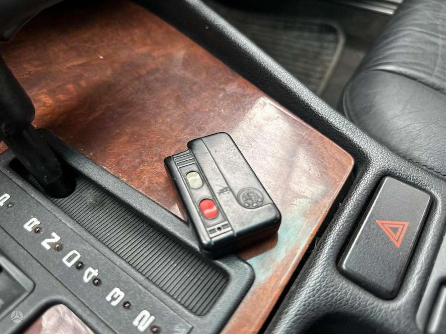 Grey BMW 525 1992 in Vilnius, with an engine capacity of 0.00 L and mileage of 162 thousand km for 5700 €, photo 17 on AUTOMOTO.COM.LV