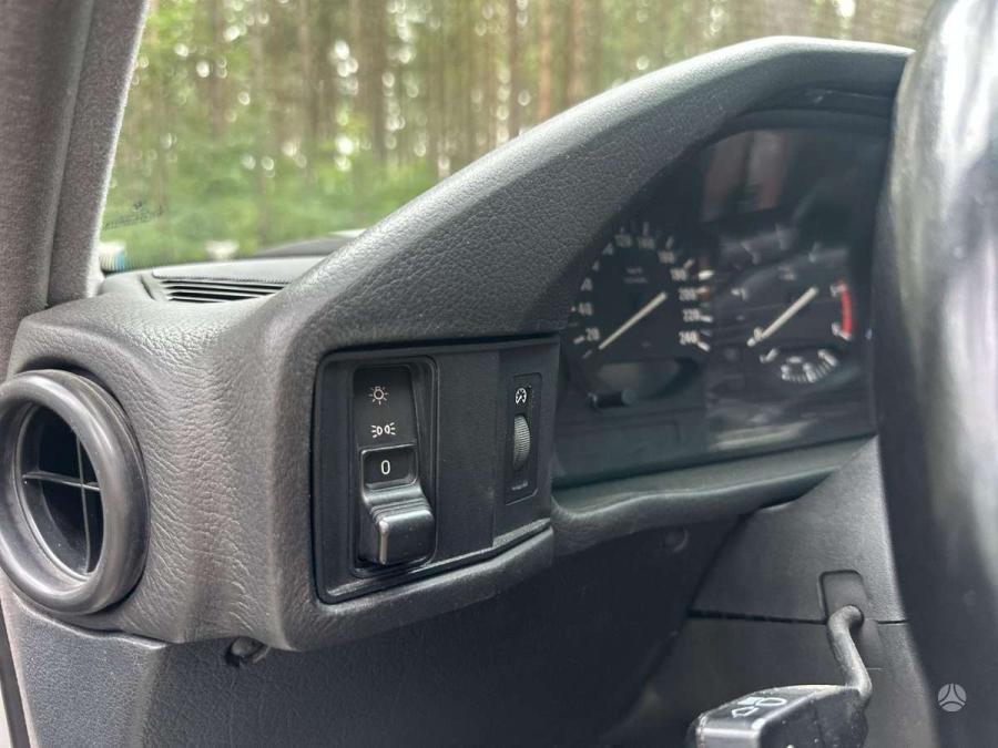 Grey BMW 525 1992 in Vilnius, with an engine capacity of 0.00 L and mileage of 162 thousand km for 5700 €, photo 21 on AUTOMOTO.COM.LV