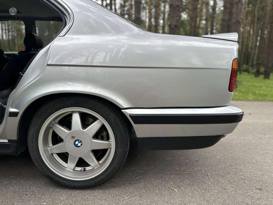 Grey BMW 525 1992 in Vilnius, with an engine capacity of 0.00 L and mileage of 162 thousand km for 5700 €, photo 24 on AUTOMOTO.COM.LV