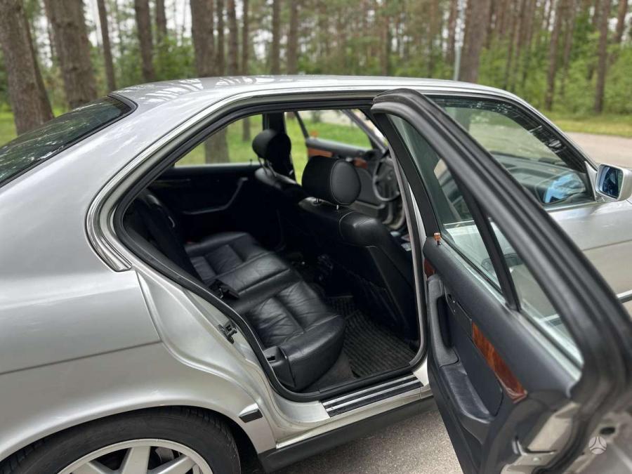 Grey BMW 525 1992 in Vilnius, with an engine capacity of 0.00 L and mileage of 162 thousand km for 5700 €, photo 33 on AUTOMOTO.COM.LV