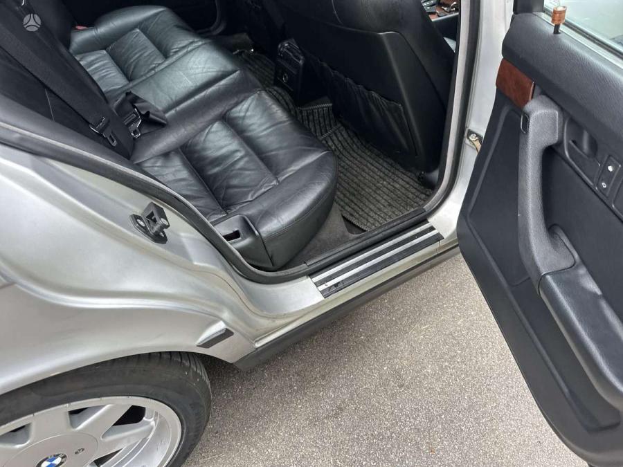 Grey BMW 525 1992 in Vilnius, with an engine capacity of 0.00 L and mileage of 162 thousand km for 5700 €, photo 34 on AUTOMOTO.COM.LV