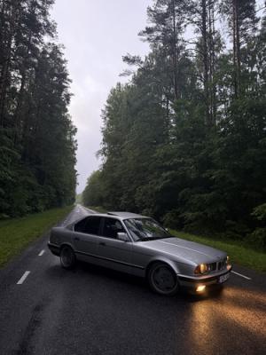 Grey BMW 525 1992 in Tallinn, with an engine capacity of 2.50 L and mileage of 330 thousand km for 9999 €, photo 8 on AUTOMOTO.COM.LV
