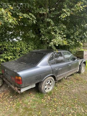 Pelēks BMW 525 1994 Bauska, ar dzinēja tilpumu 2.50 L un nobraukumu 352 tūkst. km par 550 €, foto 3 vietnē AUTOMOTO.COM.LV