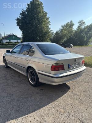 Pelēks BMW 525 1997 Liepāja, ar dzinēja tilpumu 2.50 L un nobraukumu 407 tūkst. km par 1600 €, foto  vietnē AUTOMOTO.COM.LV
