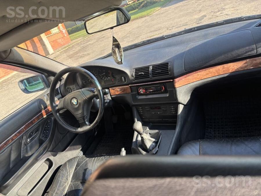 Pelēks BMW 525 1997 Liepāja, ar dzinēja tilpumu 2.50 L un nobraukumu 407 tūkst. km par 1600 €, foto 6 vietnē AUTOMOTO.COM.LV