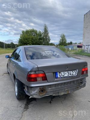 Grey BMW 525 1997 in Riga, with an engine capacity of 2.50 L and mileage of 430 thousand km for 750 €, photo 5 on AUTOMOTO.COM.LV