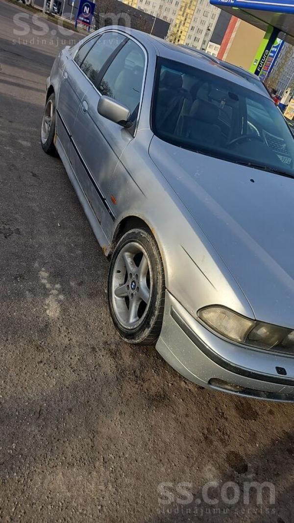 Pelēks BMW 525 1997 Jelgava, ar dzinēja tilpumu 2.50 L un nobraukumu 286 tūkst. km par 600 €, foto 3 vietnē AUTOMOTO.COM.LV