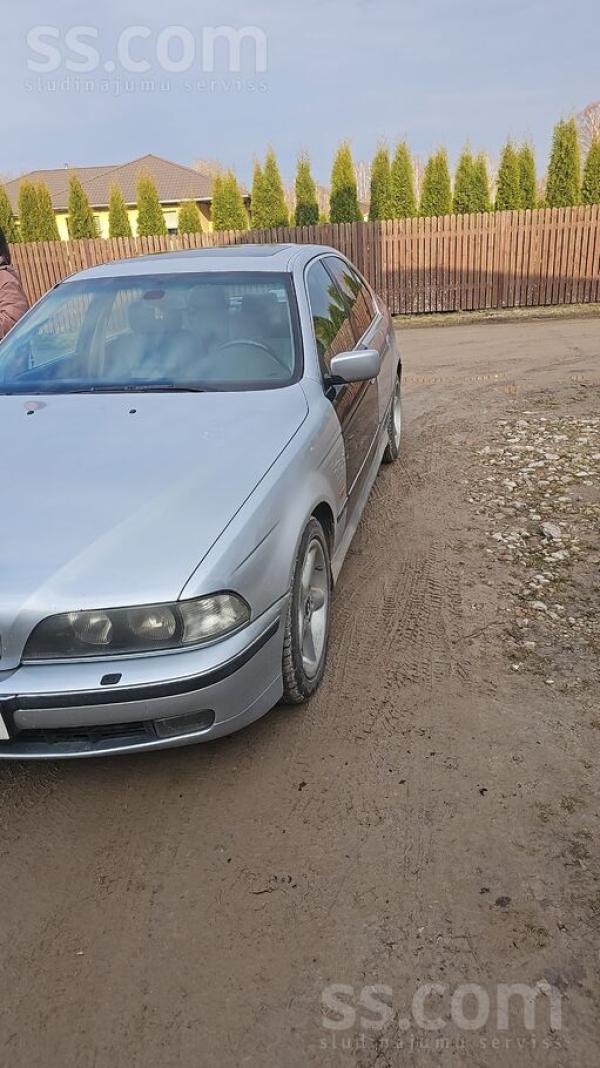 Grey BMW 525 1997 in Jelgava, with an engine capacity of 2.50 L and mileage of 286 thousand km for 500 €, photo 3 on AUTOMOTO.COM.LV