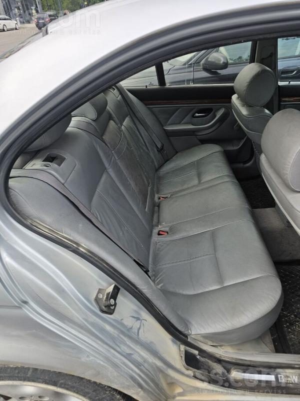 Grey BMW 525 1997 in Jelgava, with an engine capacity of 2.50 L and mileage of 286 thousand km for 500 €, photo 6 on AUTOMOTO.COM.LV