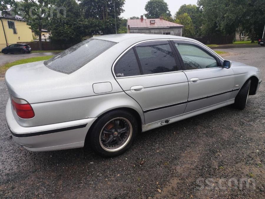 Grey BMW 525 1997 in Riga, with an engine capacity of 2.50 L and mileage of 406 thousand km for 1500 €, photo 4 on AUTOMOTO.COM.LV