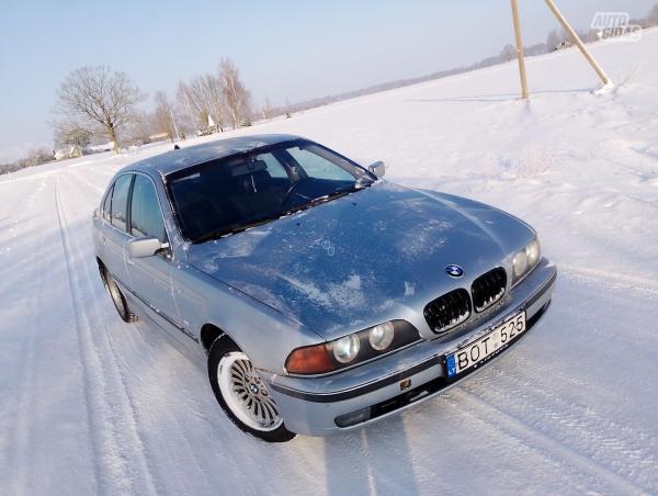 Pelēks BMW 525 1998 Viļņa, ar dzinēja tilpumu 2.50 L un nobraukumu 380 tūkst. km par 1550 €, foto 9 vietnē AUTOMOTO.COM.LV
