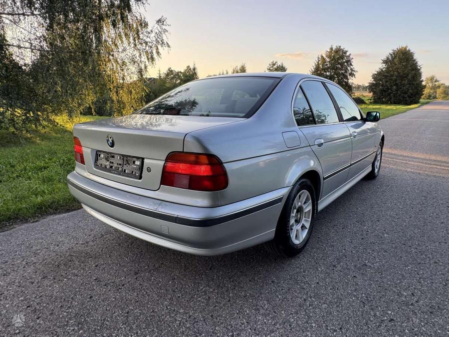 Grey BMW 525 1998 in Marijampole, with an engine capacity of 2.50 L and mileage of 138 thousand km for 2600 €, photo 4 on AUTOMOTO.COM.LV