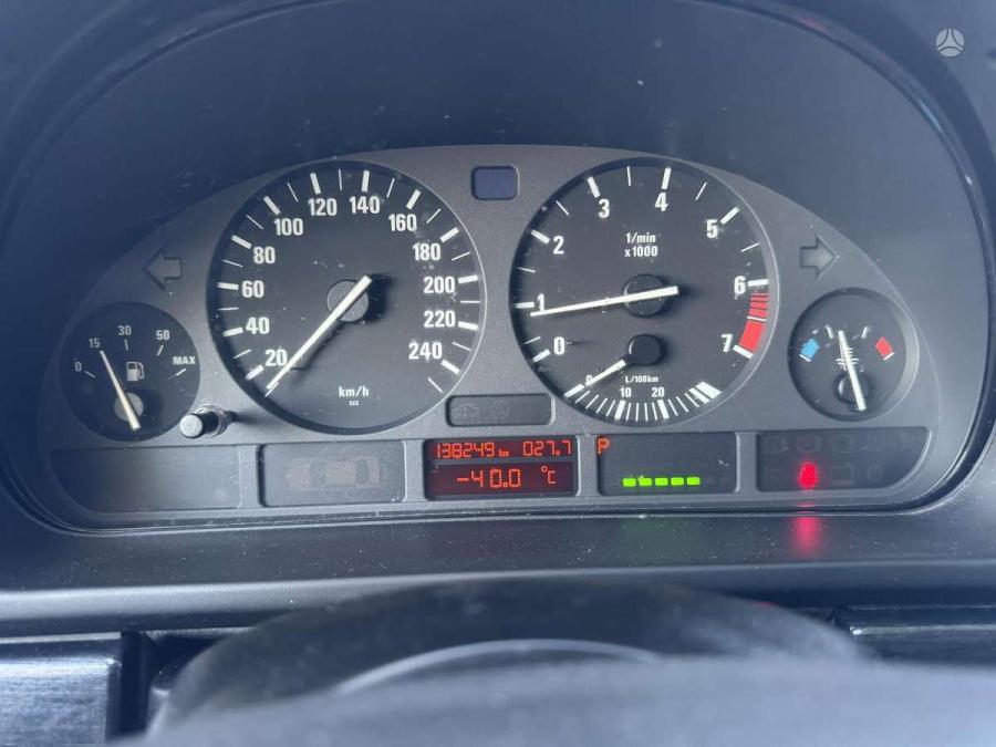 Grey BMW 525 1998 in Marijampole, with an engine capacity of 2.50 L and mileage of 138 thousand km for 2600 €, photo 18 on AUTOMOTO.COM.LV