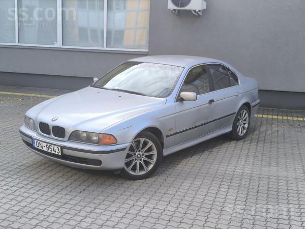Pelēks BMW 525 1998 Rīga, ar dzinēja tilpumu 2.50 L un nobraukumu 357 tūkst. km par 1450 €, foto 1 vietnē AUTOMOTO.COM.LV