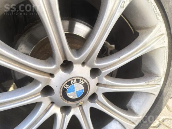 Pelēks BMW 525 1998 Rīga, ar dzinēja tilpumu 2.50 L un nobraukumu 357 tūkst. km par 1450 €, foto 9 vietnē AUTOMOTO.COM.LV