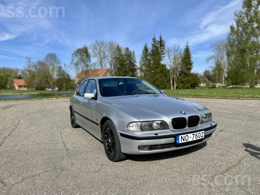 Grey BMW 525 2000 in Riga, with an engine capacity of 2.50 L and mileage of 313 thousand km for 2300 €, photo 6 on AUTOMOTO.COM.LV
