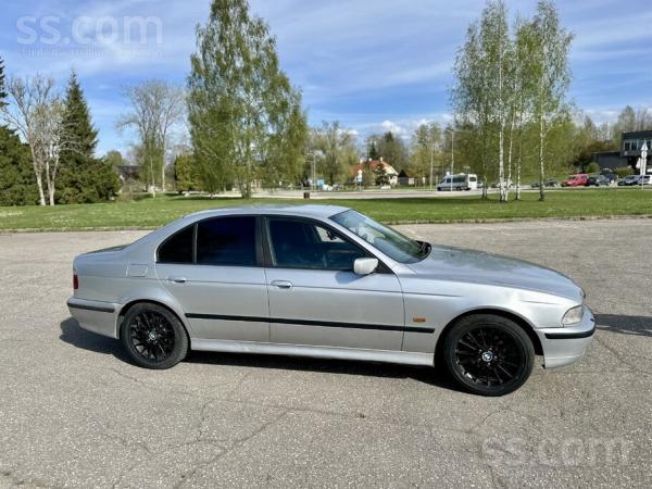 Pelēks BMW 525 2000 Rīga, ar dzinēja tilpumu 2.50 L un nobraukumu 313 tūkst. km par 2300 €, foto 6 vietnē AUTOMOTO.COM.LV