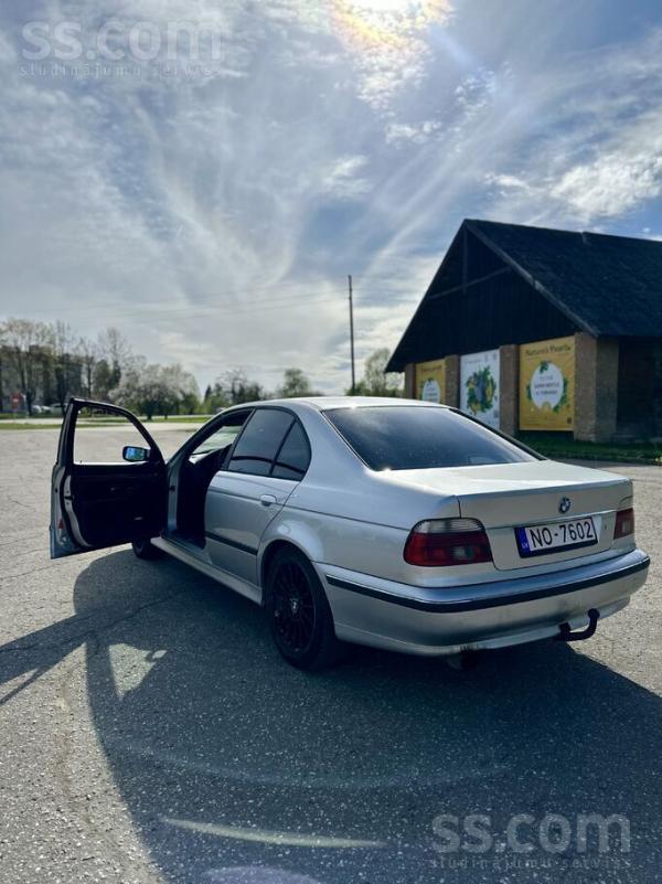 Pelēks BMW 525 2000 Rīga, ar dzinēja tilpumu 2.50 L un nobraukumu 313 tūkst. km par 2300 €, foto 7 vietnē AUTOMOTO.COM.LV