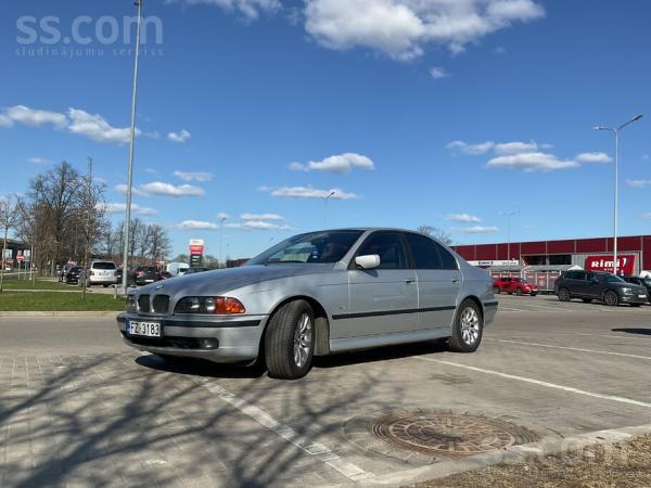 Grey BMW 525 2000 in Riga, with an engine capacity of 2.50 L and mileage of 340 thousand km for 2350 €, photo 1 on AUTOMOTO.COM.LV
