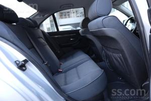 Grey BMW 525 2000 in Riga, with an engine capacity of 2.50 L and mileage of 344 thousand km for 2995 €, photo 16 on AUTOMOTO.COM.LV