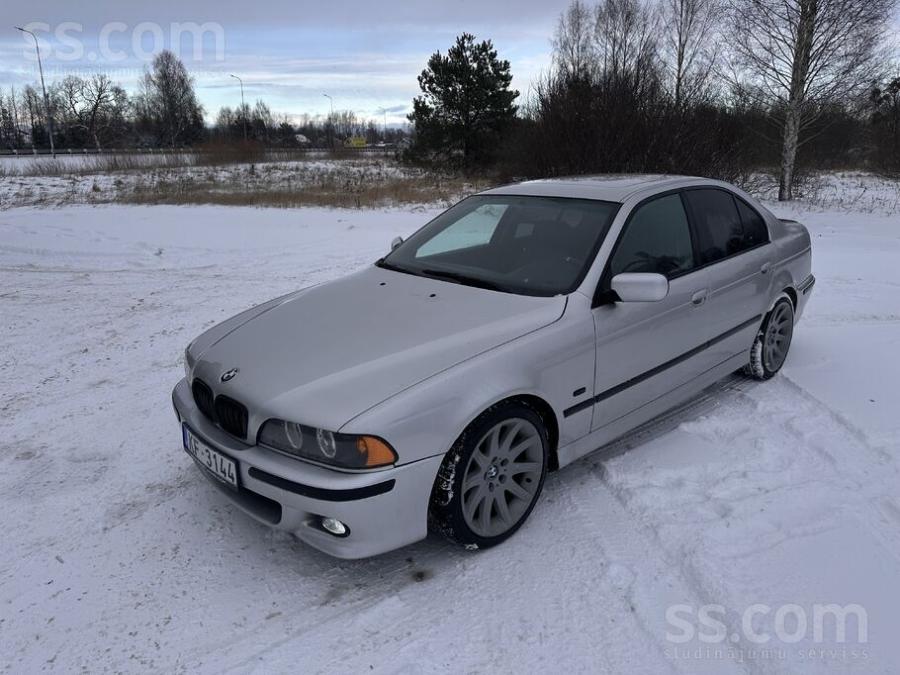 Pelēks BMW 525 2001 Liepāja, ar dzinēja tilpumu 2.50 L un nobraukumu 515 tūkst. km par 3150 €, foto 1 vietnē AUTOMOTO.COM.LV
