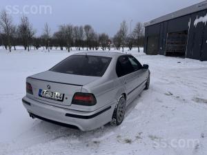 Pelēks BMW 525 2001 Liepāja, ar dzinēja tilpumu 2.50 L un nobraukumu 515 tūkst. km par 3150 €, foto 4 vietnē AUTOMOTO.COM.LV