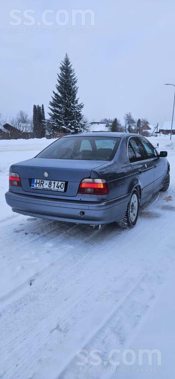 Grey BMW 525 2001 in Kraslava, with an engine capacity of 2.50 L and mileage of 420 thousand km for 1700 €, photo 4 on AUTOMOTO.COM.LV