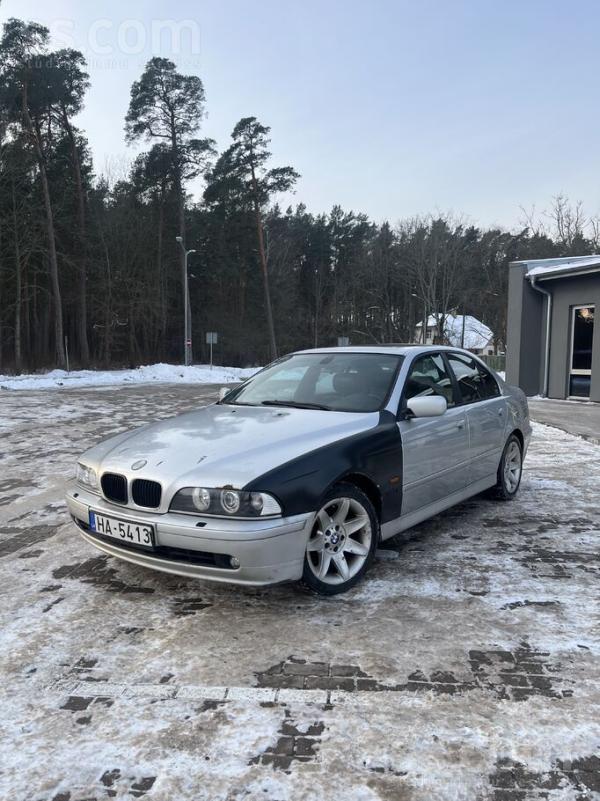 Pelēks BMW 525 2001 Jūrmala, ar dzinēja tilpumu 2.50 L un nobraukumu 325 tūkst. km par 1800 €, foto 2 vietnē AUTOMOTO.COM.LV