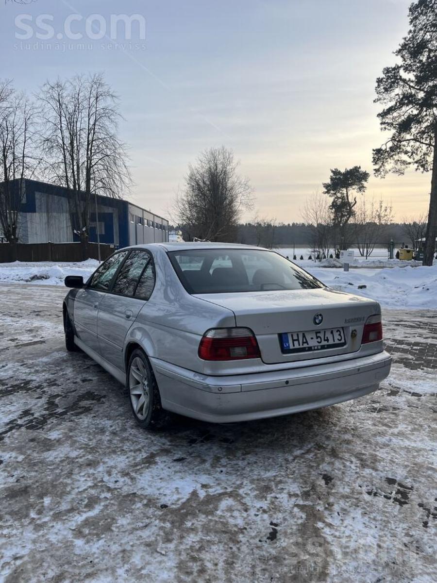 Grey BMW 525 2001 in Jurmala, with an engine capacity of 2.50 L and mileage of 325 thousand km for 1800 €, photo 4 on AUTOMOTO.COM.LV