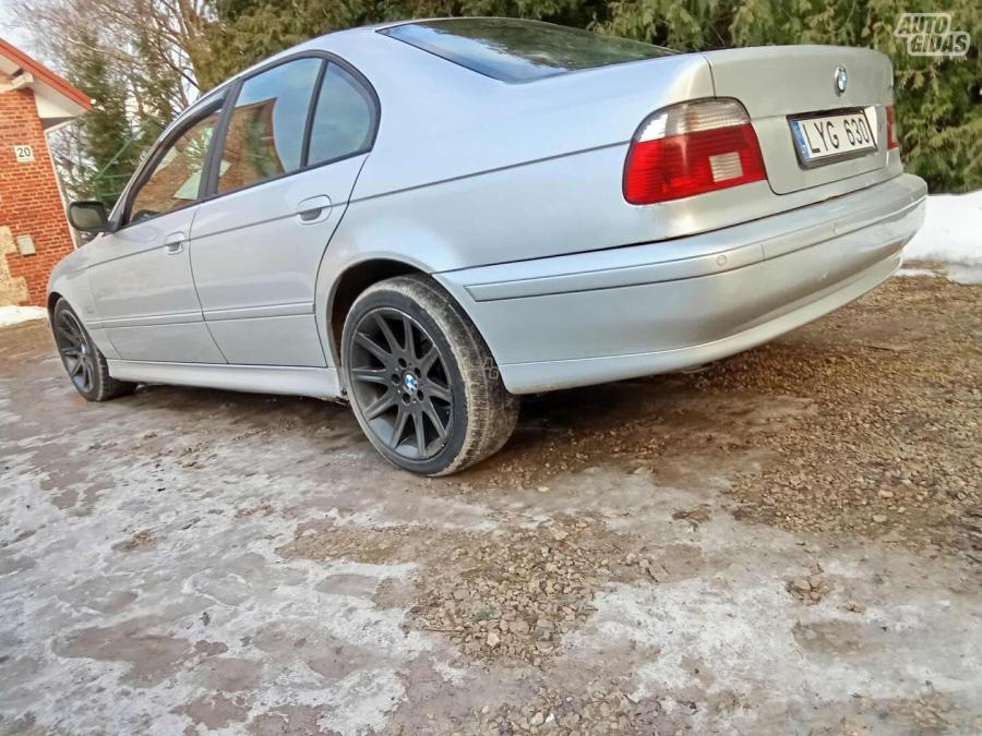 Grey BMW 525 2001 in Pasvalys, with an engine capacity of 2.50 L and mileage of 415 thousand km for 2350 €, photo 8 on AUTOMOTO.COM.LV